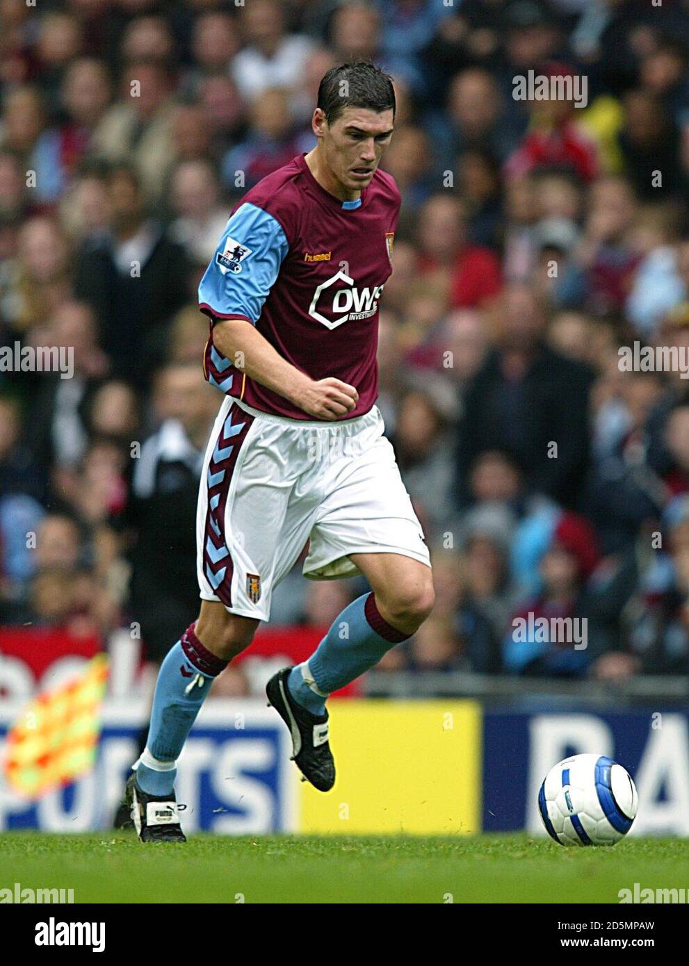 Gareth barry football villa hi-res stock photography and images - Alamy