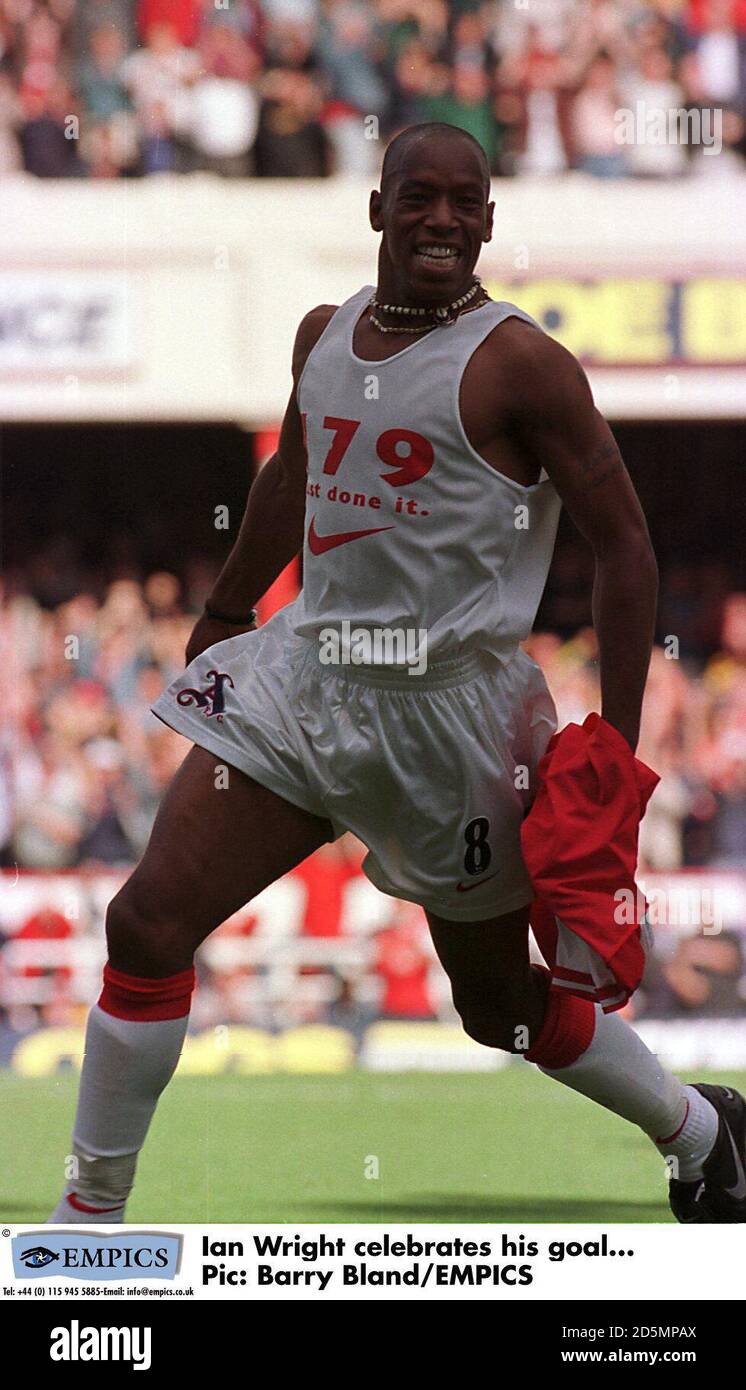 Arsenal's ian wright celebrates scoring hi-res stock photography and ...