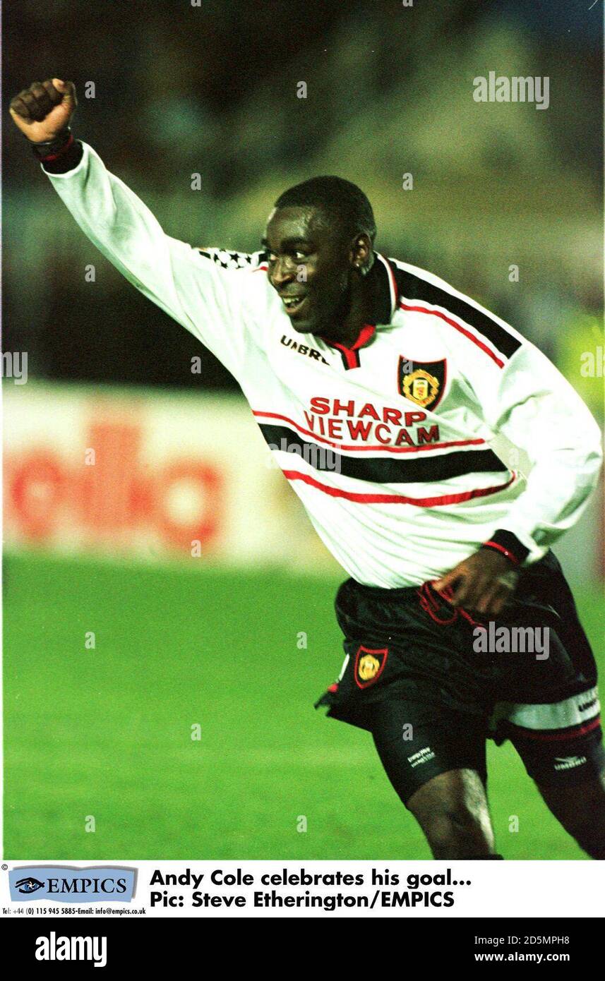 Andy Cole of Manchester United celebrates his goal Stock Photo - Alamy