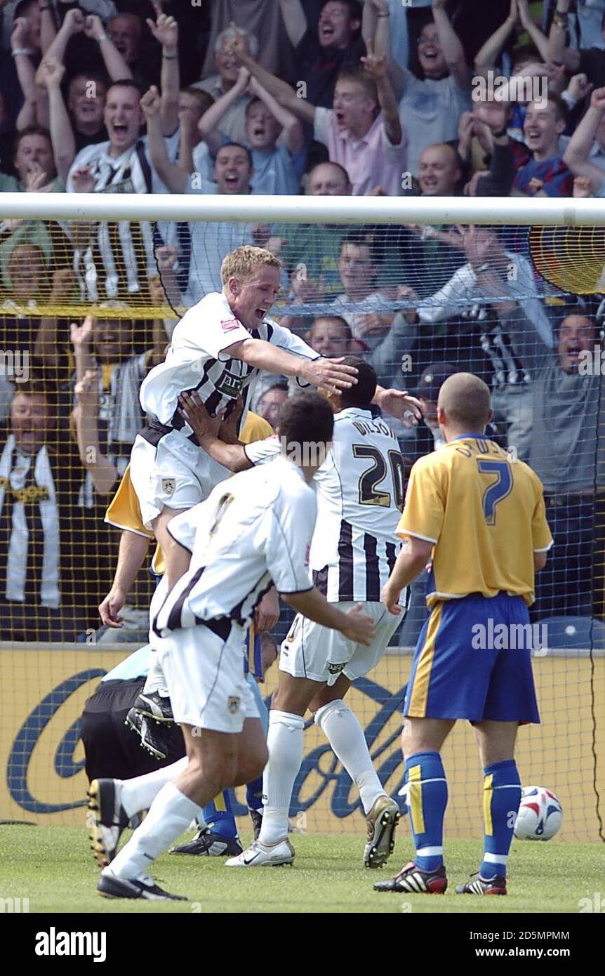 Notts County's Glynn Hurst celebrates scoring against Mansfield Town ...