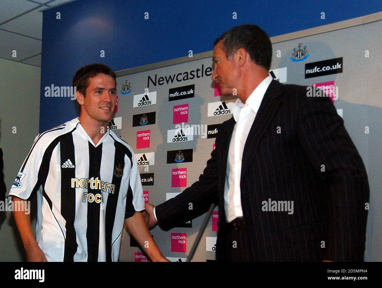 Newcastle United's new signing Michael Owen Stock Photo - Alamy