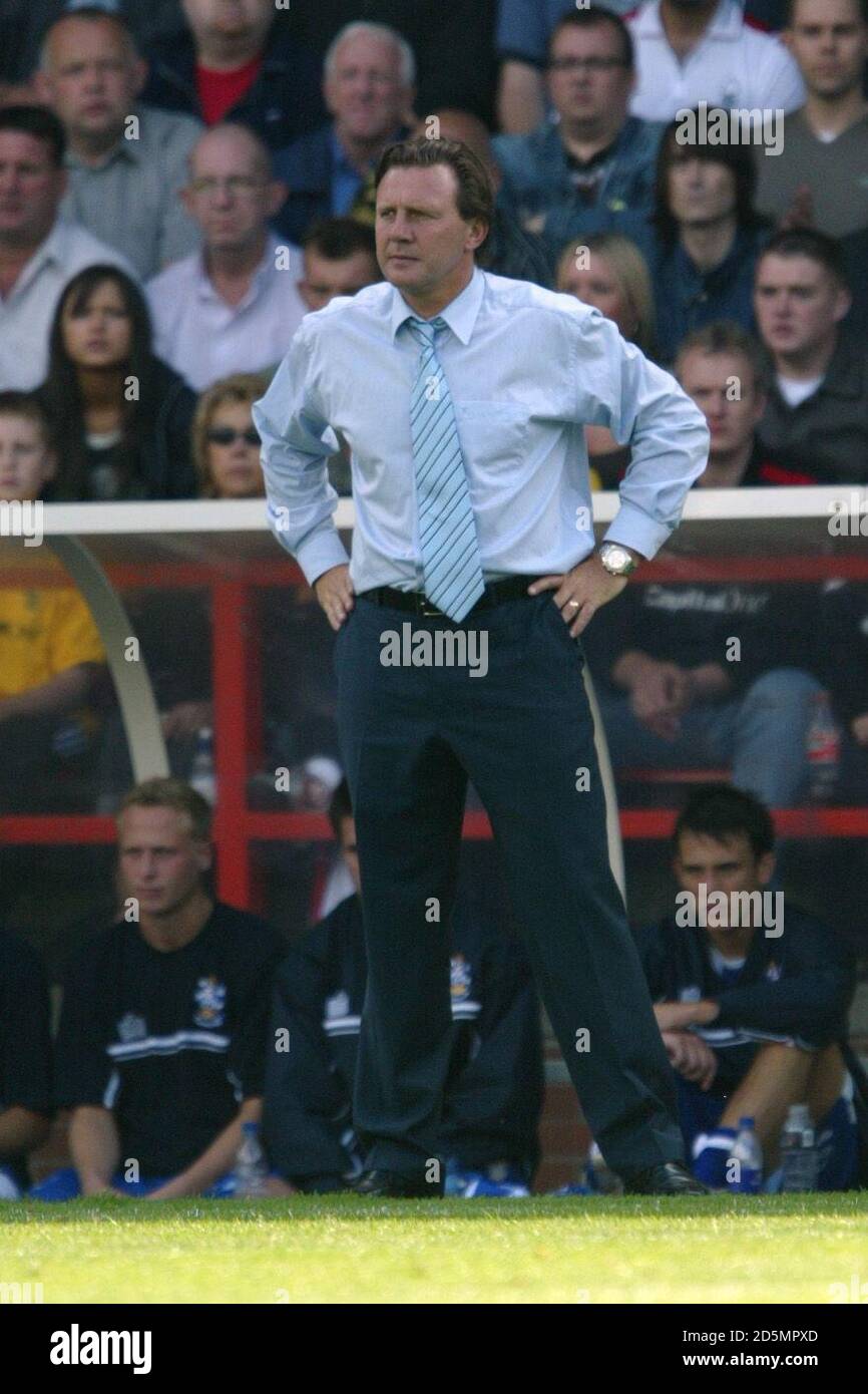 Huddersfield manager hi-res stock photography and images - Alamy