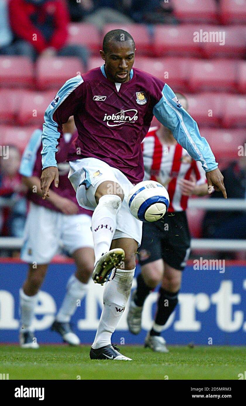 West Ham United's Daniel Gabbidon Stock Photo - Alamy