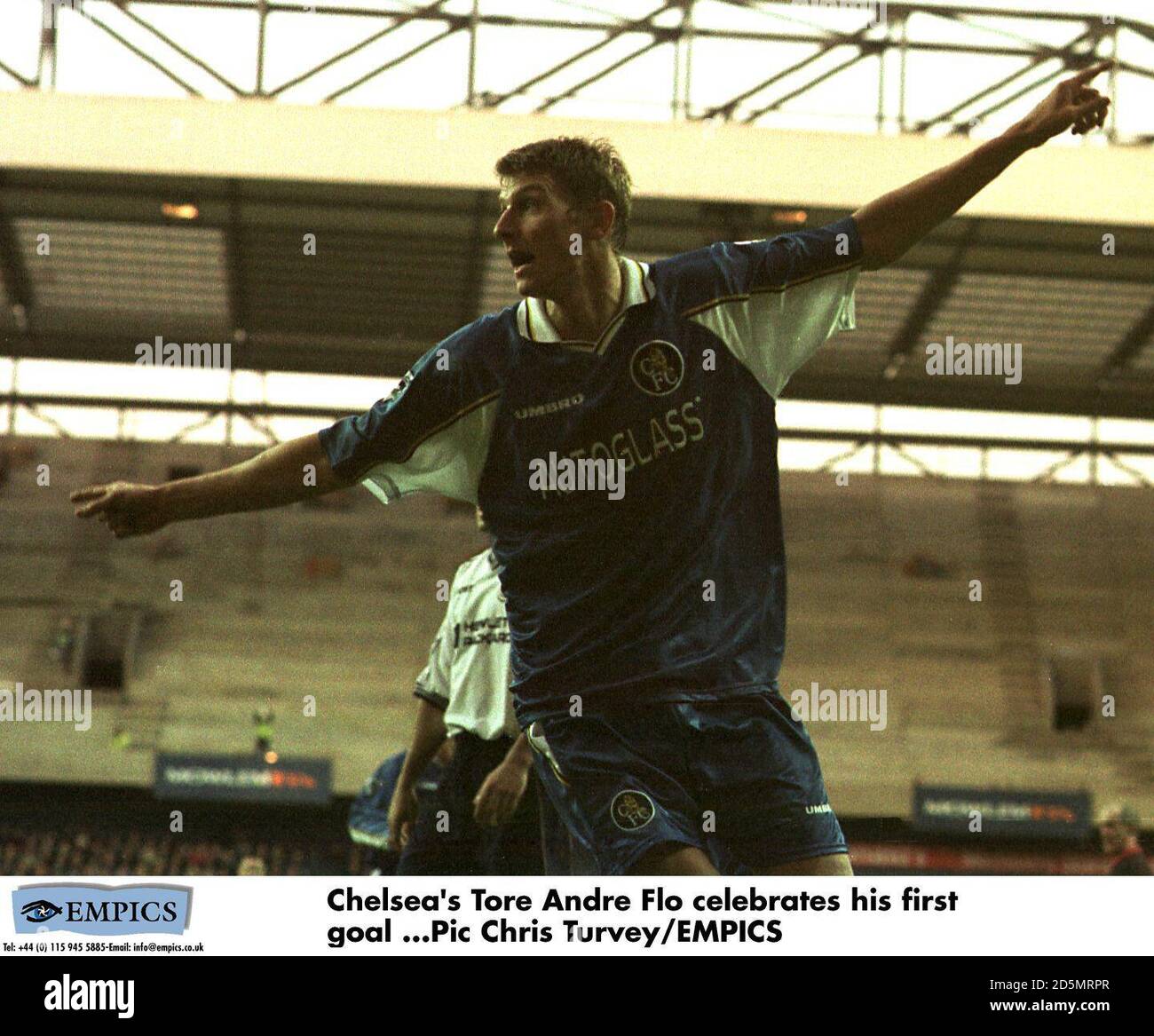 Chelsea's Tore Andre Flo celebrates his first goal Stock Photo - Alamy