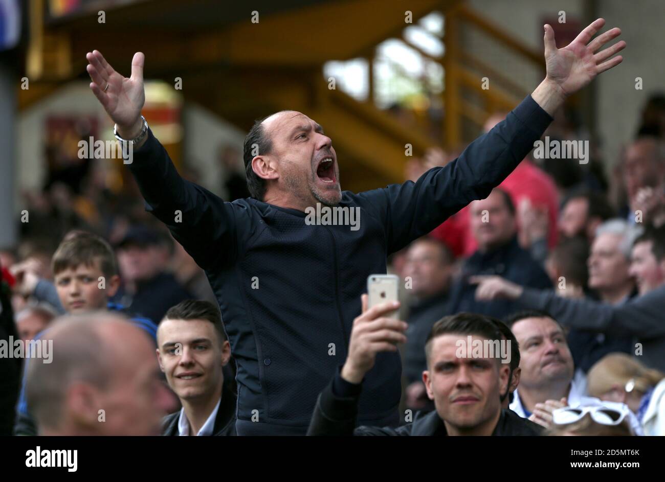 Stands celebrate victory hi-res stock photography and images - Alamy