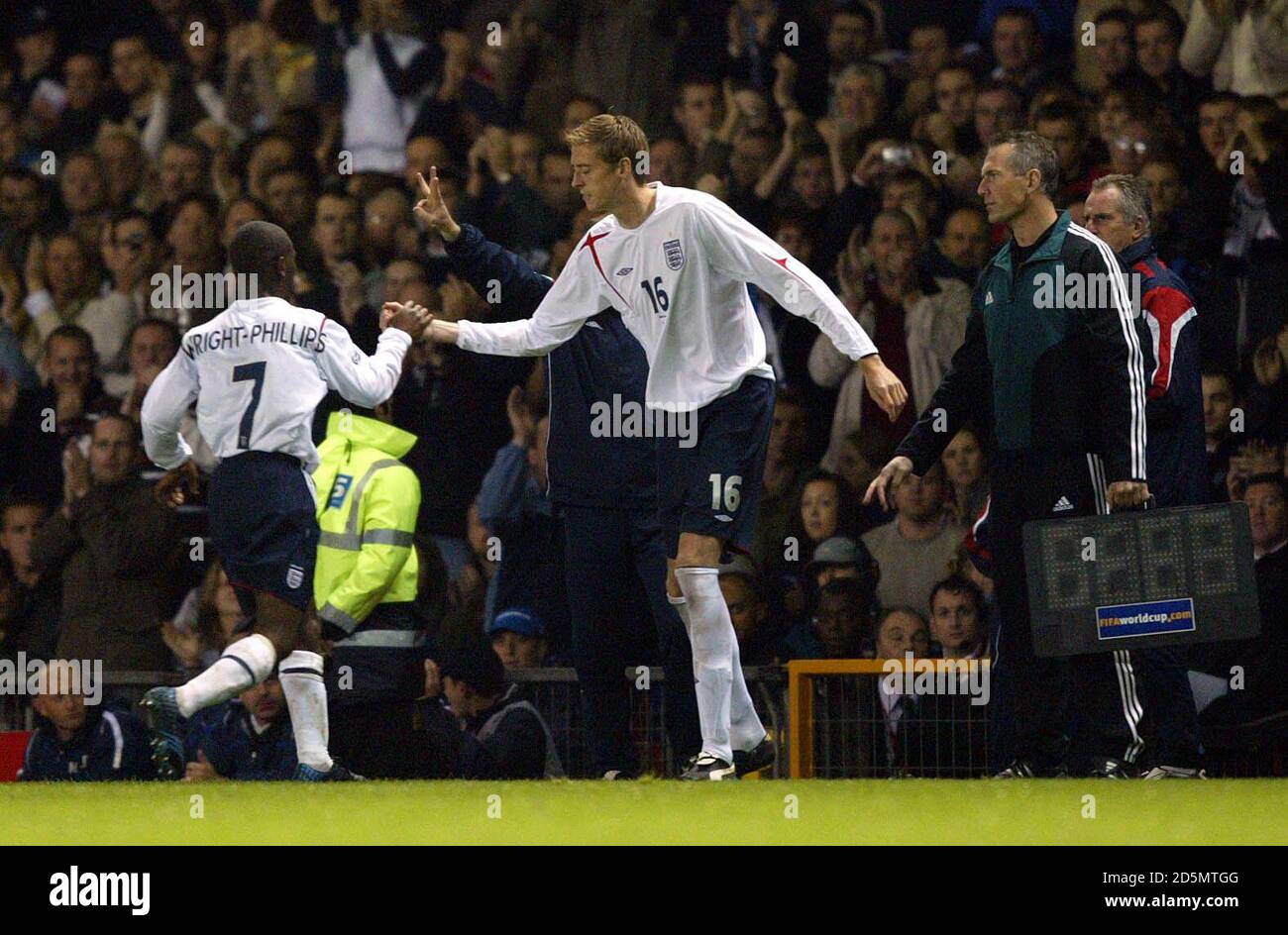England's Peter Crouch comes on as a sub for Shaun Wright-Phillips ...