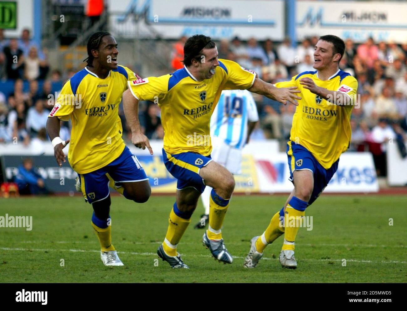 Cardiff City's Alan Lee celebrates his winning goal with (L) Cameron ...