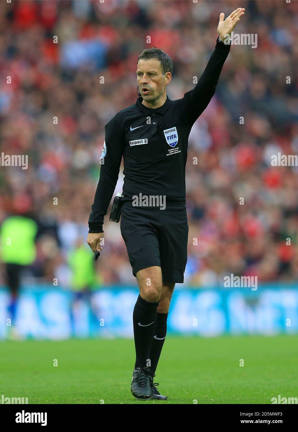 Referee Mark Clattenburg Stock Photo - Alamy