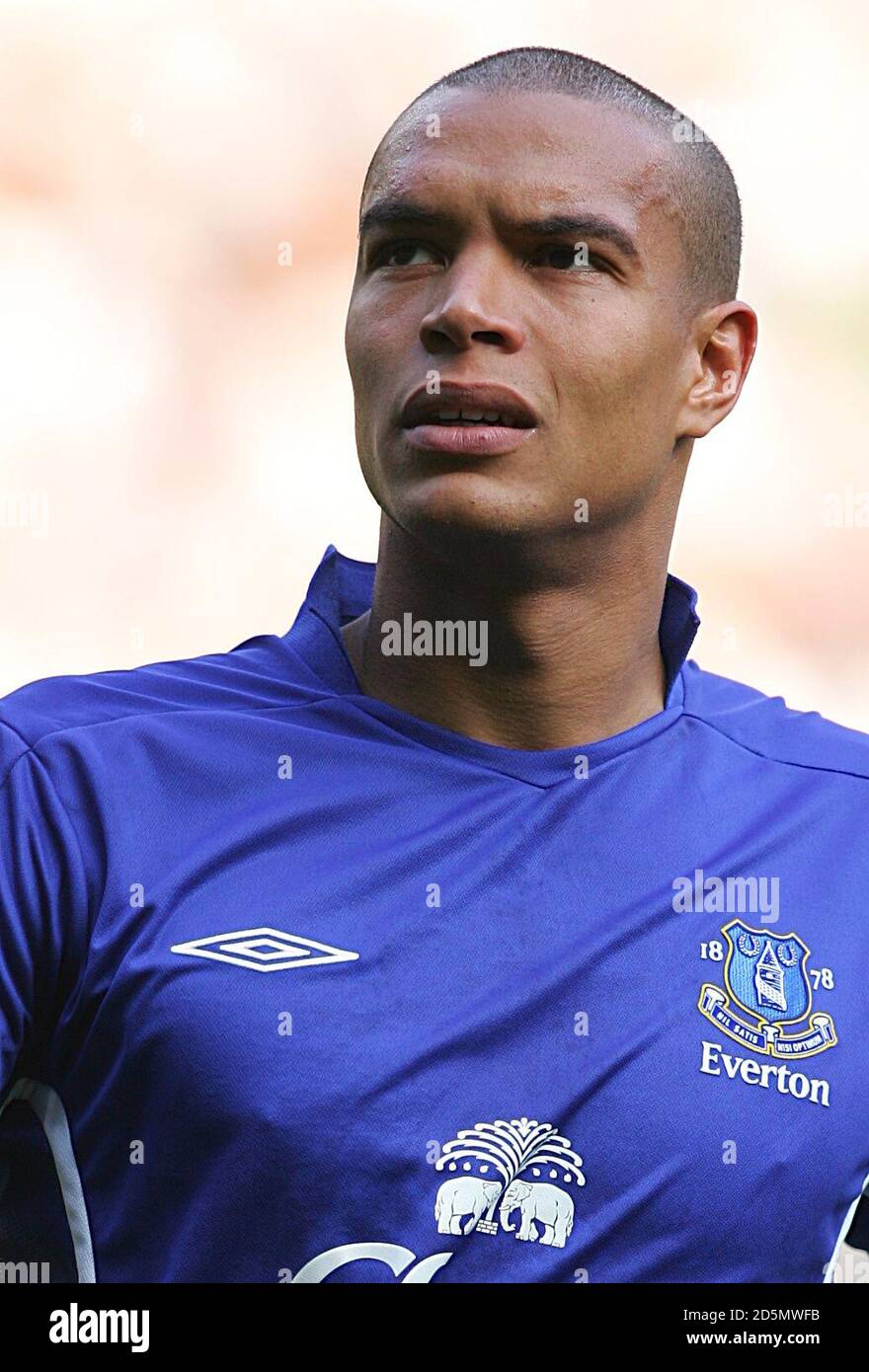 Everton's Matteo Ferrari Stock Photo - Alamy