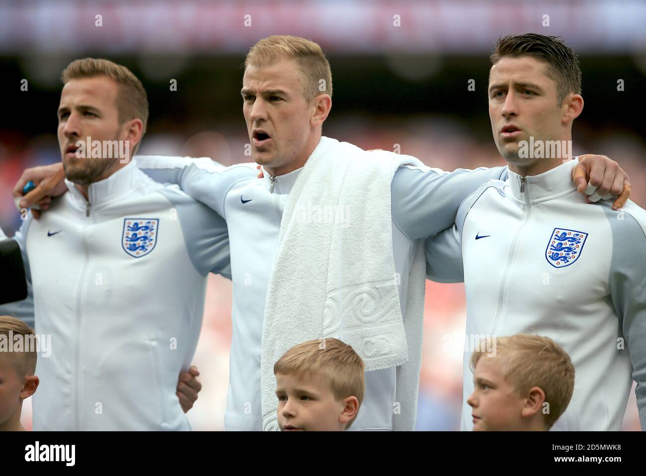 Harry kane joe hart england hi-res stock photography and images - Alamy