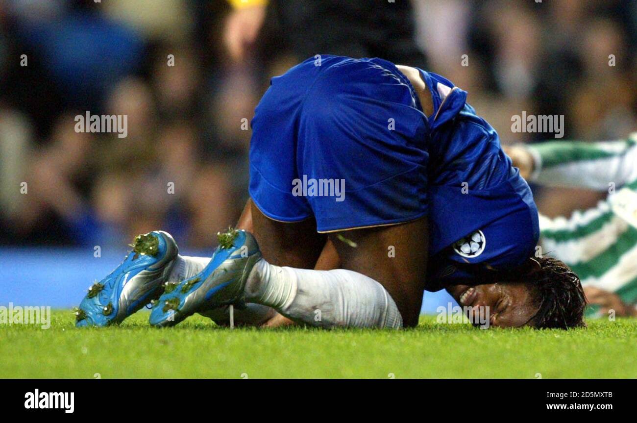 Chelsea's Didier Drogba goes injured against Real Betis Stock Photo - Alamy