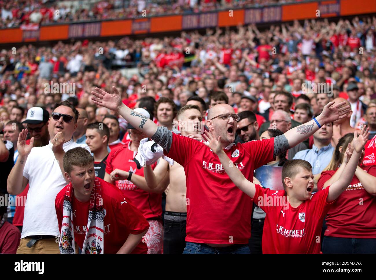 Football fan chanting crowd cheering hi-res stock photography and ...