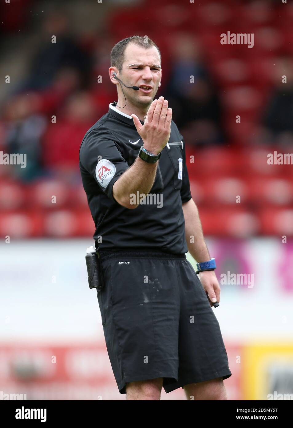 Referee Tim Robinson Stock Photo - Alamy