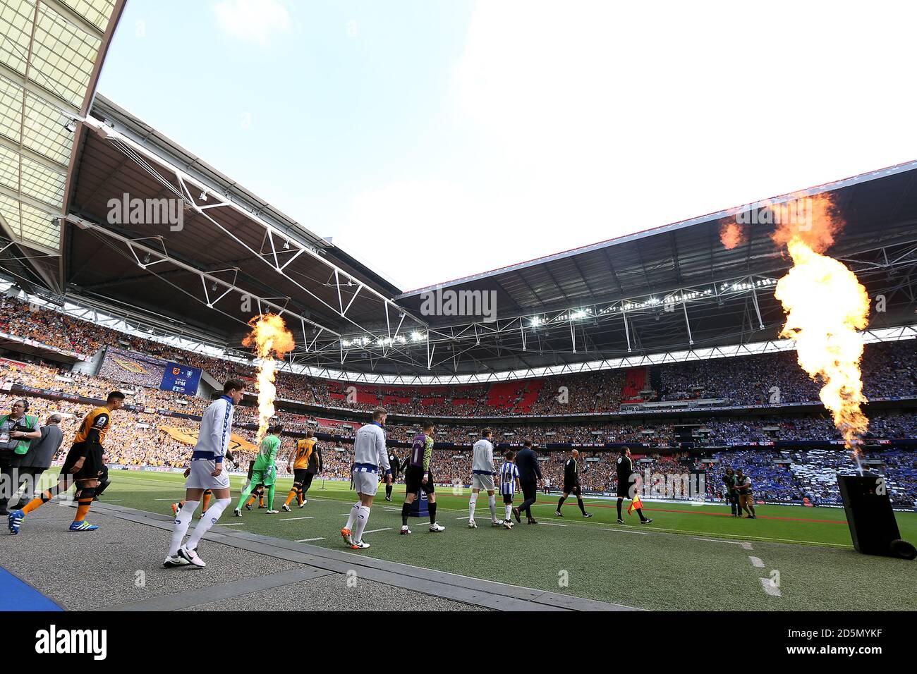 Hull City and Sheffield Wednesday players walk out at Wembley Stadium ...