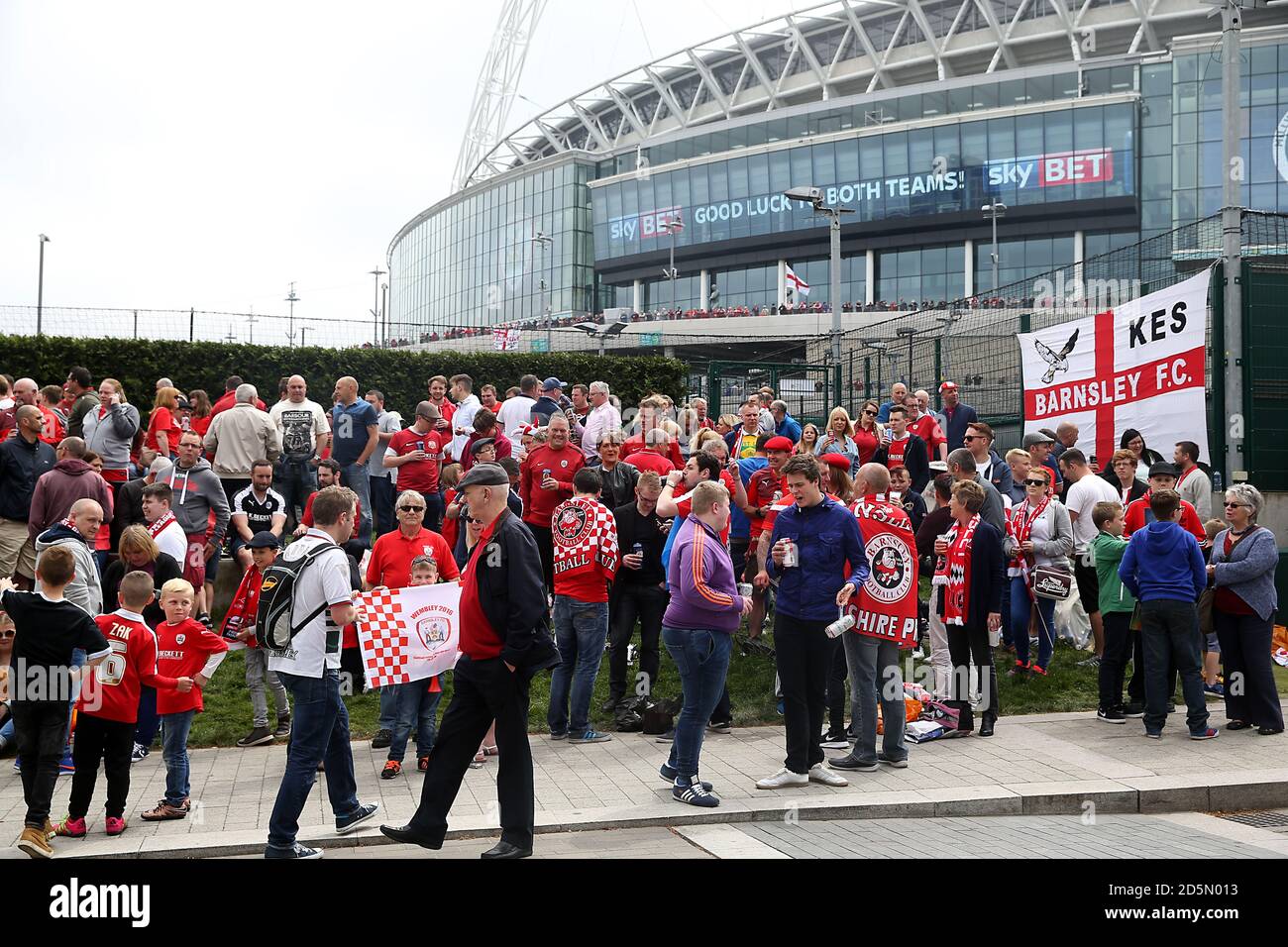 Barnsley fans arriving at Wembley Stadium Stock Photo - Alamy
