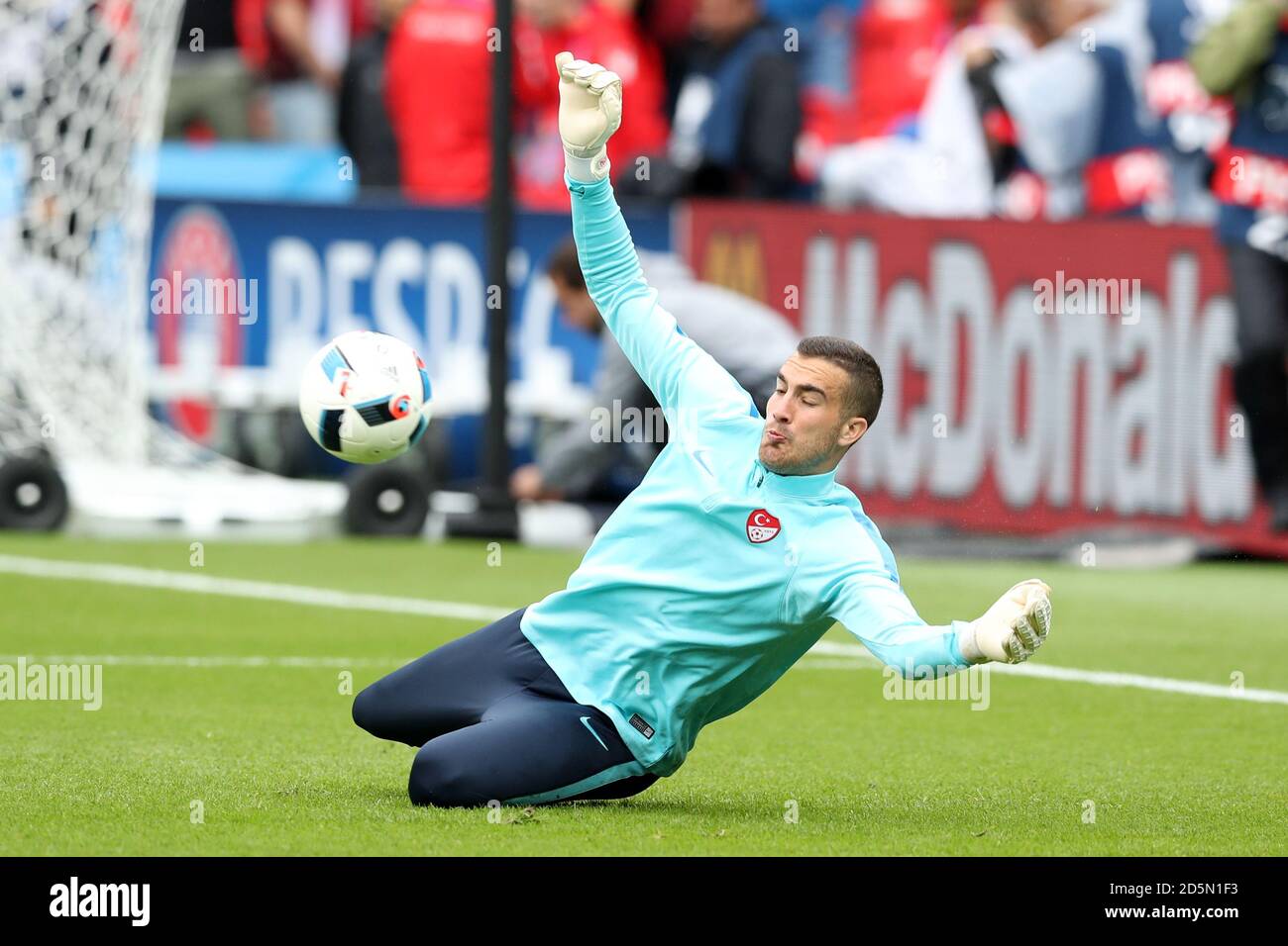 Turkey goalkeeper Harun Tekin warms up before the game Stock Photo - Alamy