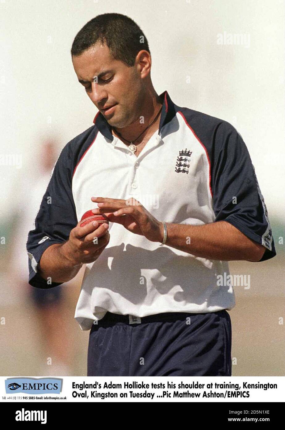 England's Adam Hollioake tests his shoulder in training Stock Photo - Alamy