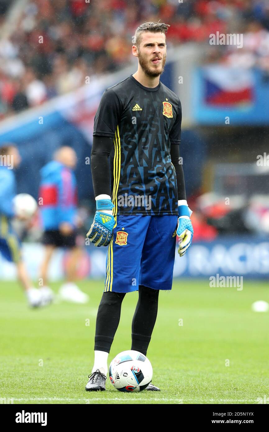 Spain goalkeeper David De Gea during the warm up Stock Photo - Alamy