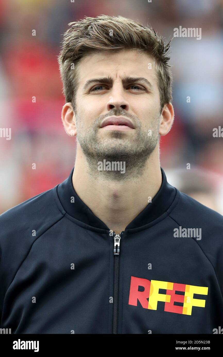 Spain's Gerard Pique Stock Photo - Alamy