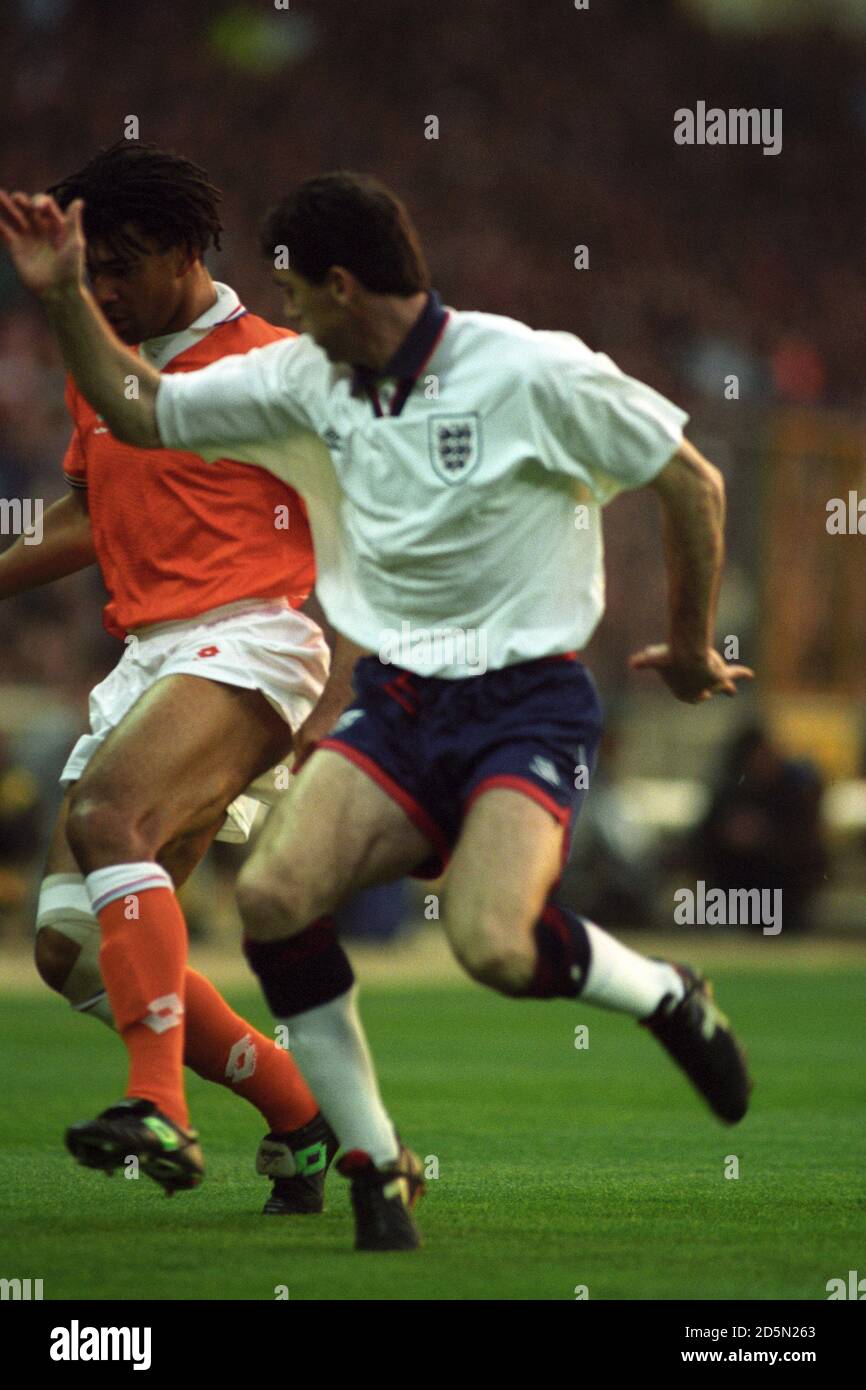 (L-R) Martin Keown, England, and Ruud Gullit, Netherlands Stock Photo ...