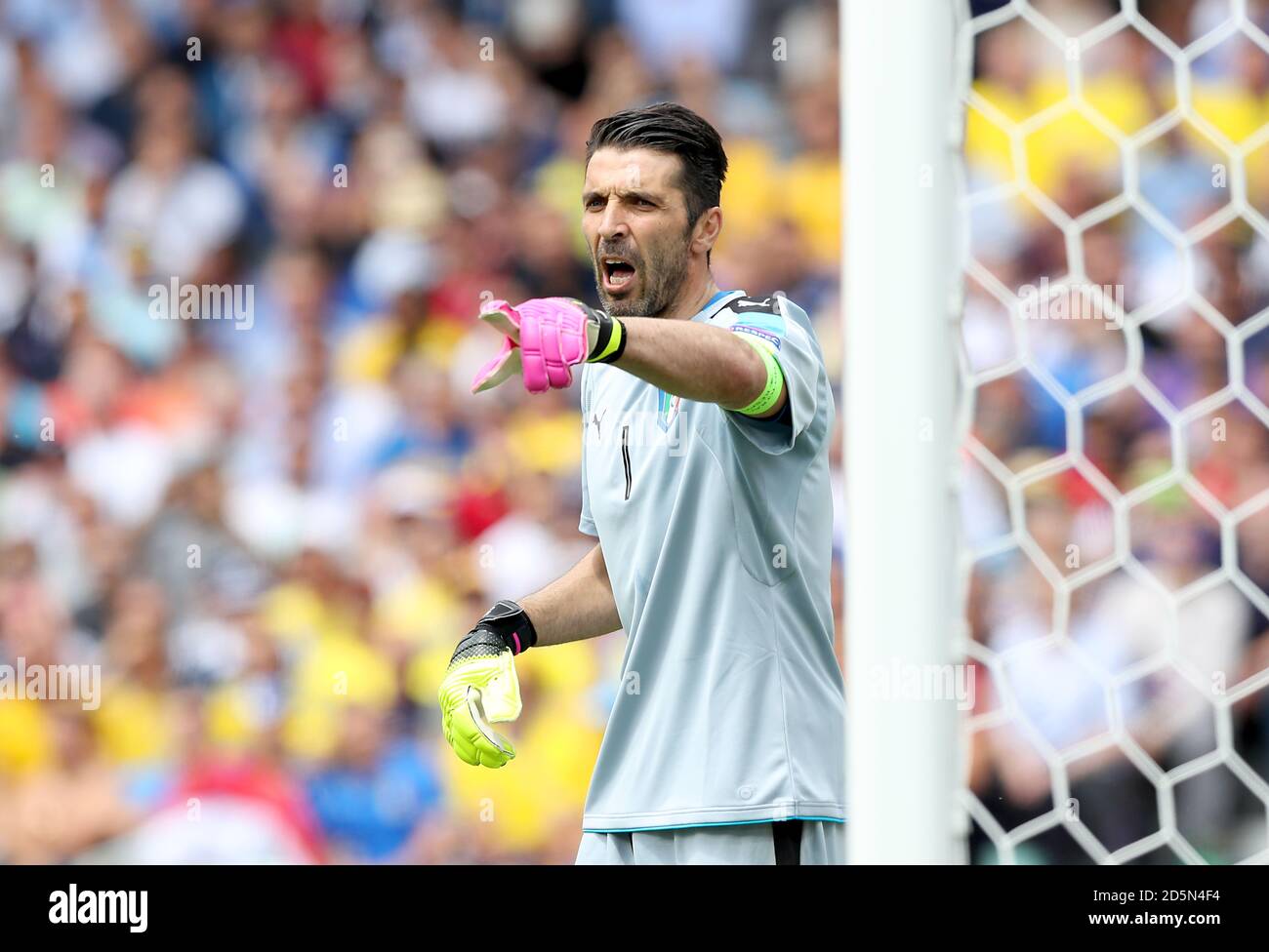 Italy goalkeeper Gianluigi Buffon Stock Photo - Alamy