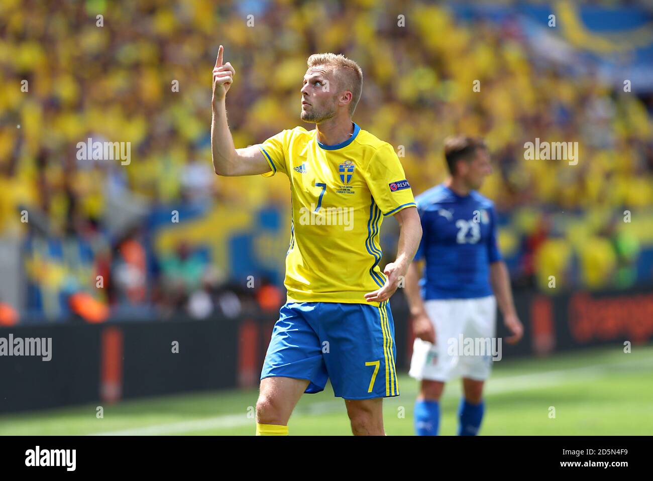 Sweden's Sebastian Larsson gestures Stock Photo - Alamy