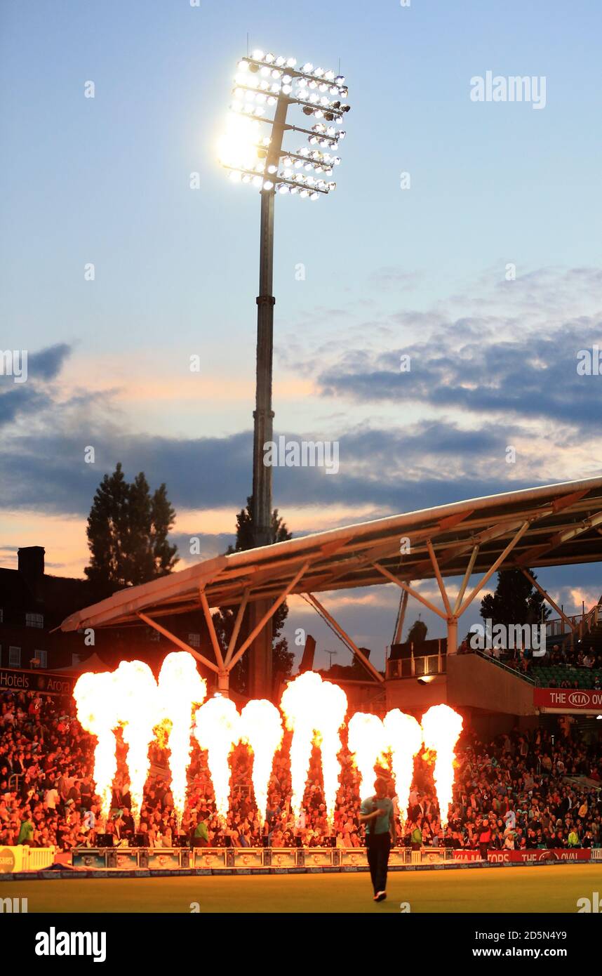 Inside oval cricket hi-res stock photography and images - Alamy
