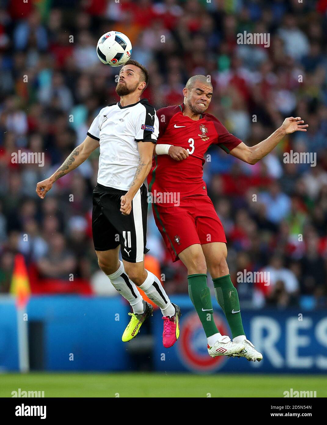 Pepe full length ball hi-res stock photography and images - Alamy