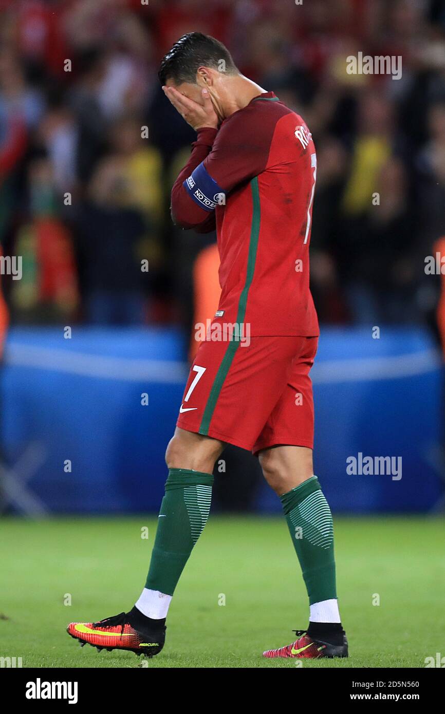 Penalty kick head hi-res stock photography and images - Alamy