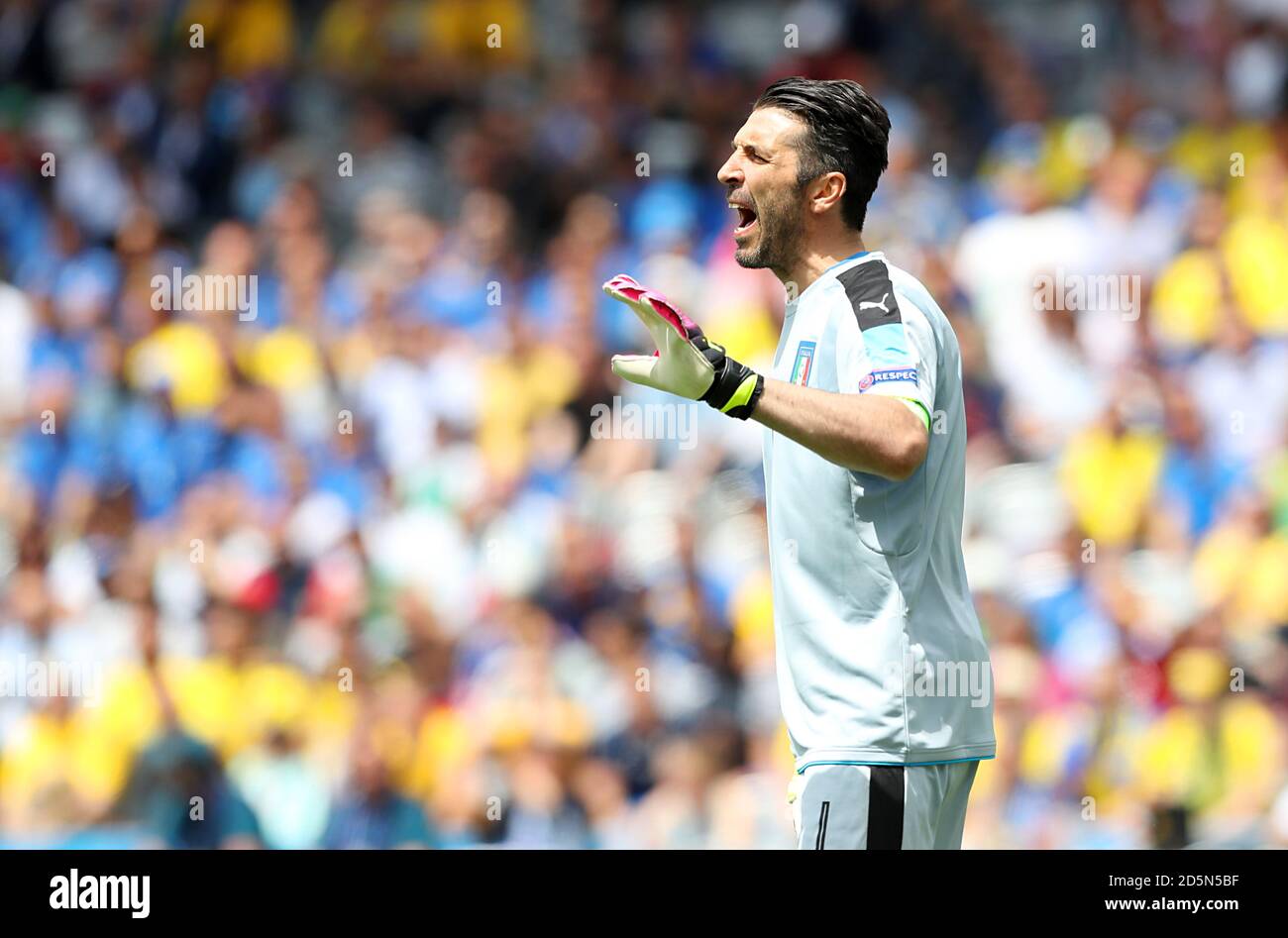 Italy goalkeeper Gianluigi Buffon Stock Photo - Alamy