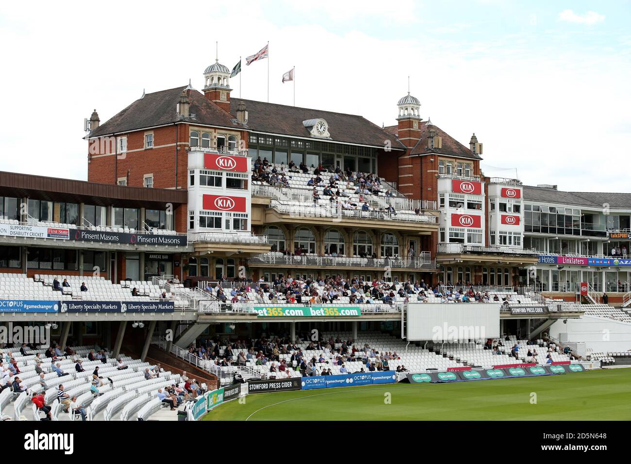 Surrey cricket pavilion hi-res stock photography and images - Alamy
