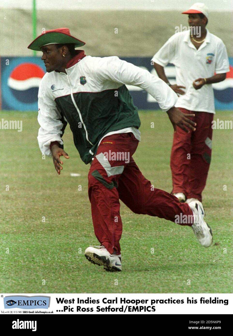 West Indies' Carl Hooper practises his fielding Stock Photo - Alamy