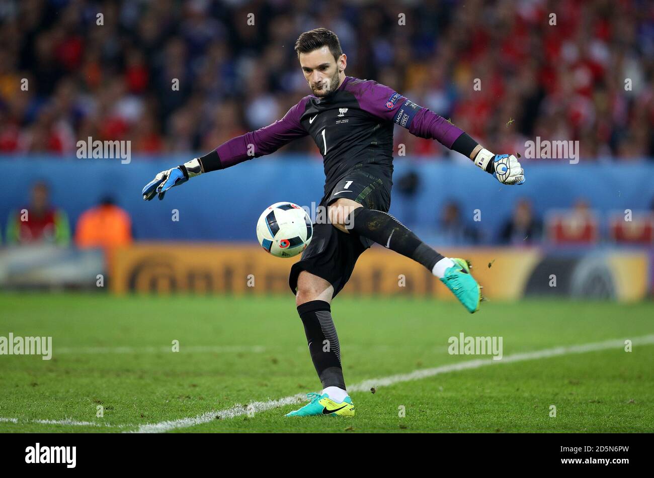 France goalkeeper Hugo Lloris Stock Photo - Alamy
