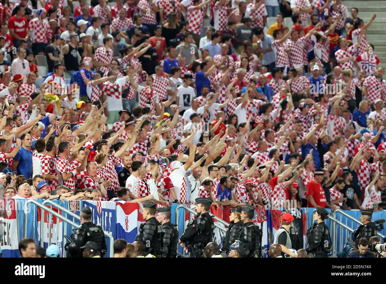 Croatia fans celebrate Stock Photo - Alamy