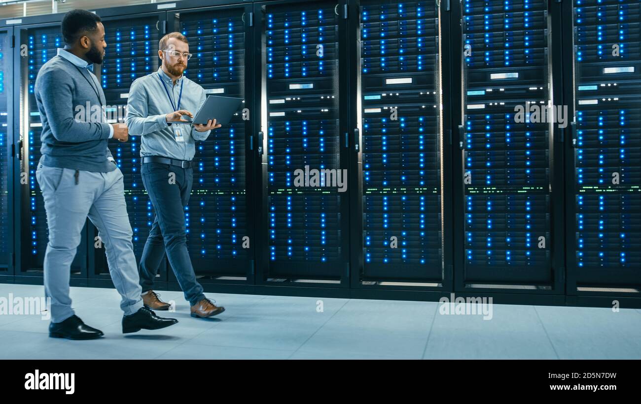Black technician network racks hi-res stock photography and images - Alamy