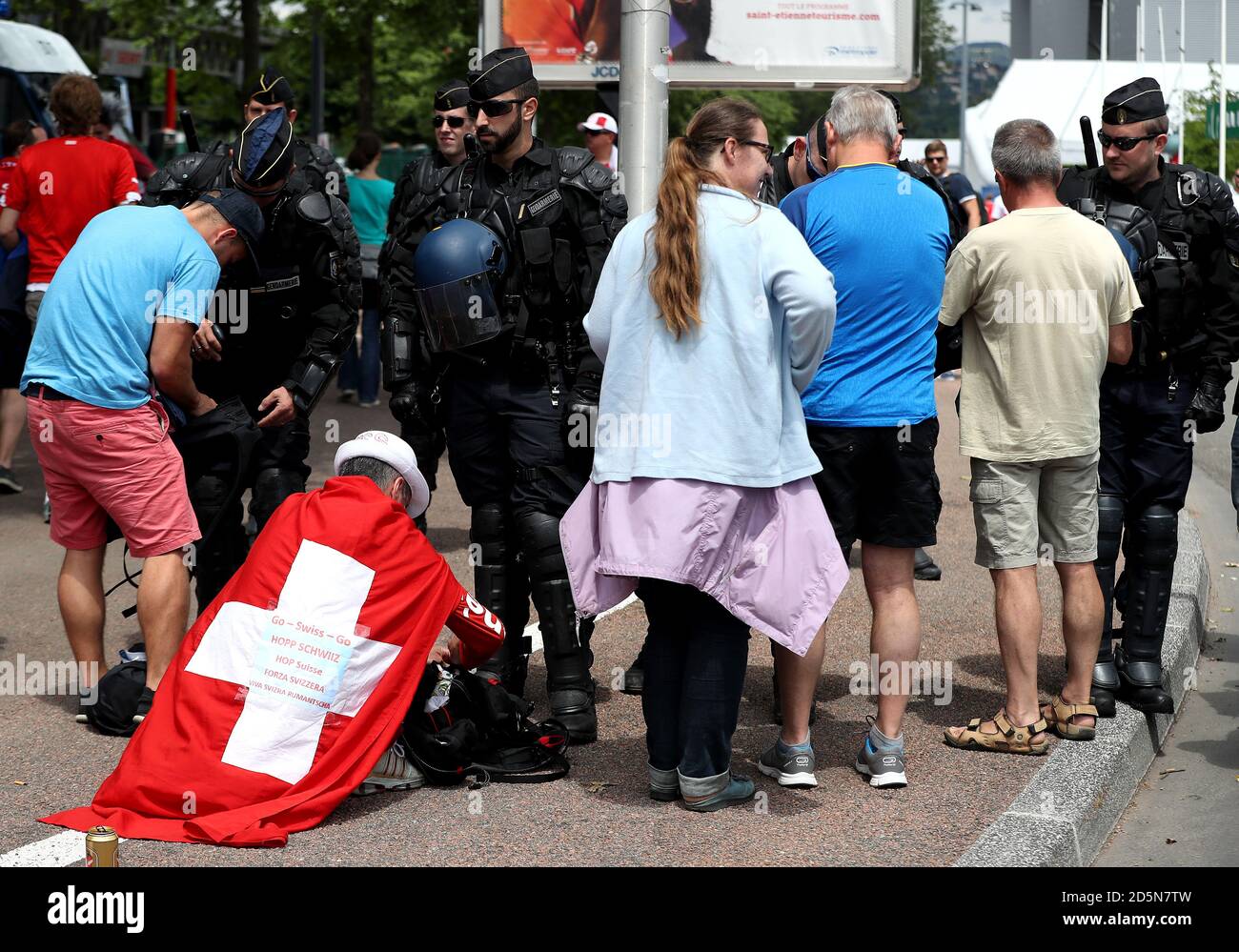 Police officers conduct hi-res stock photography and images - Alamy