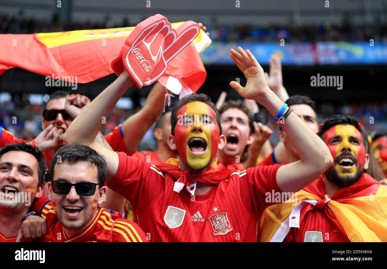Spain fans show their support in the stands early before kick-off Stock ...