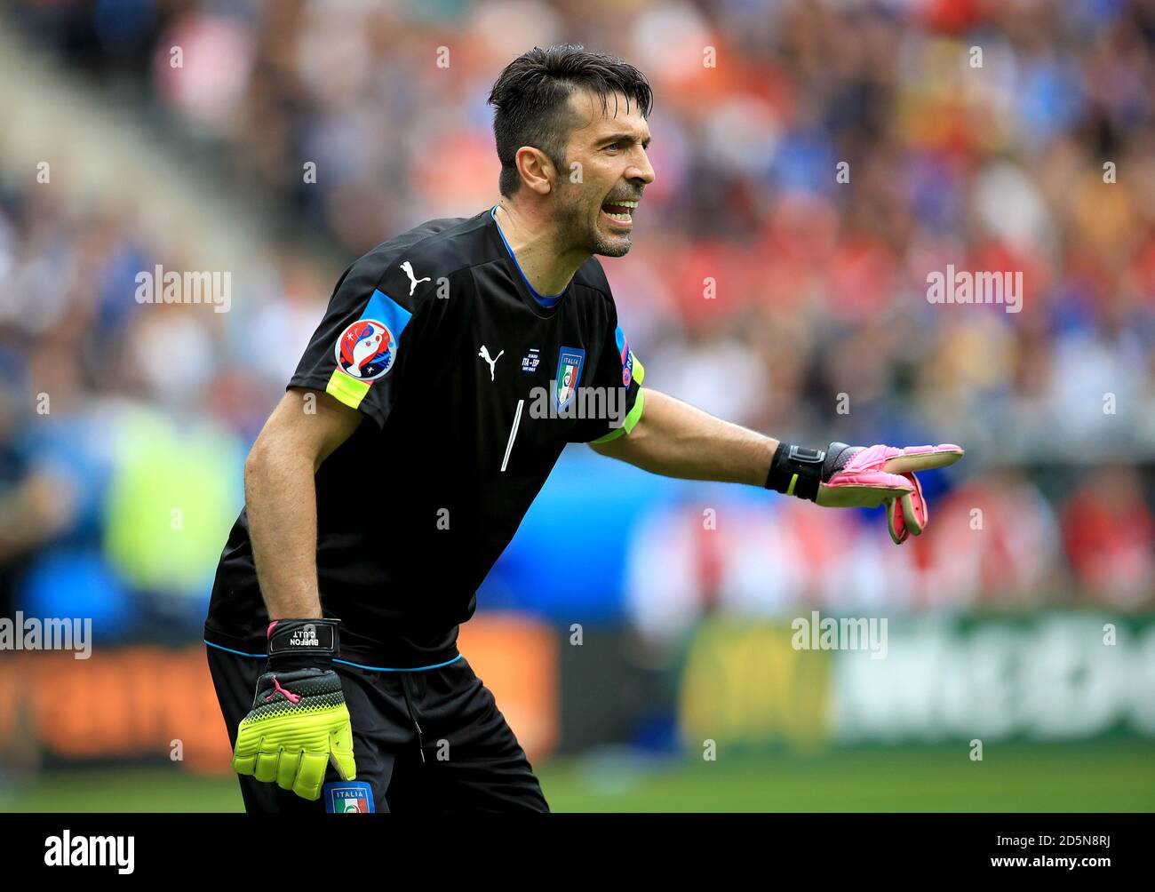Italy goalkeeper Gianluigi Buffon Stock Photo - Alamy