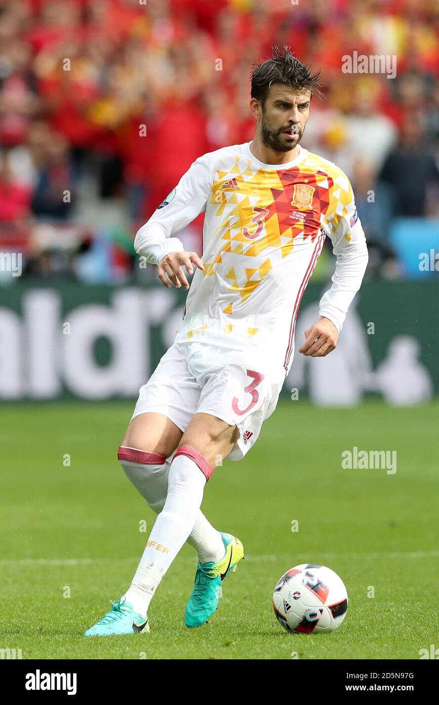 Spain's Gerard Pique Stock Photo - Alamy
