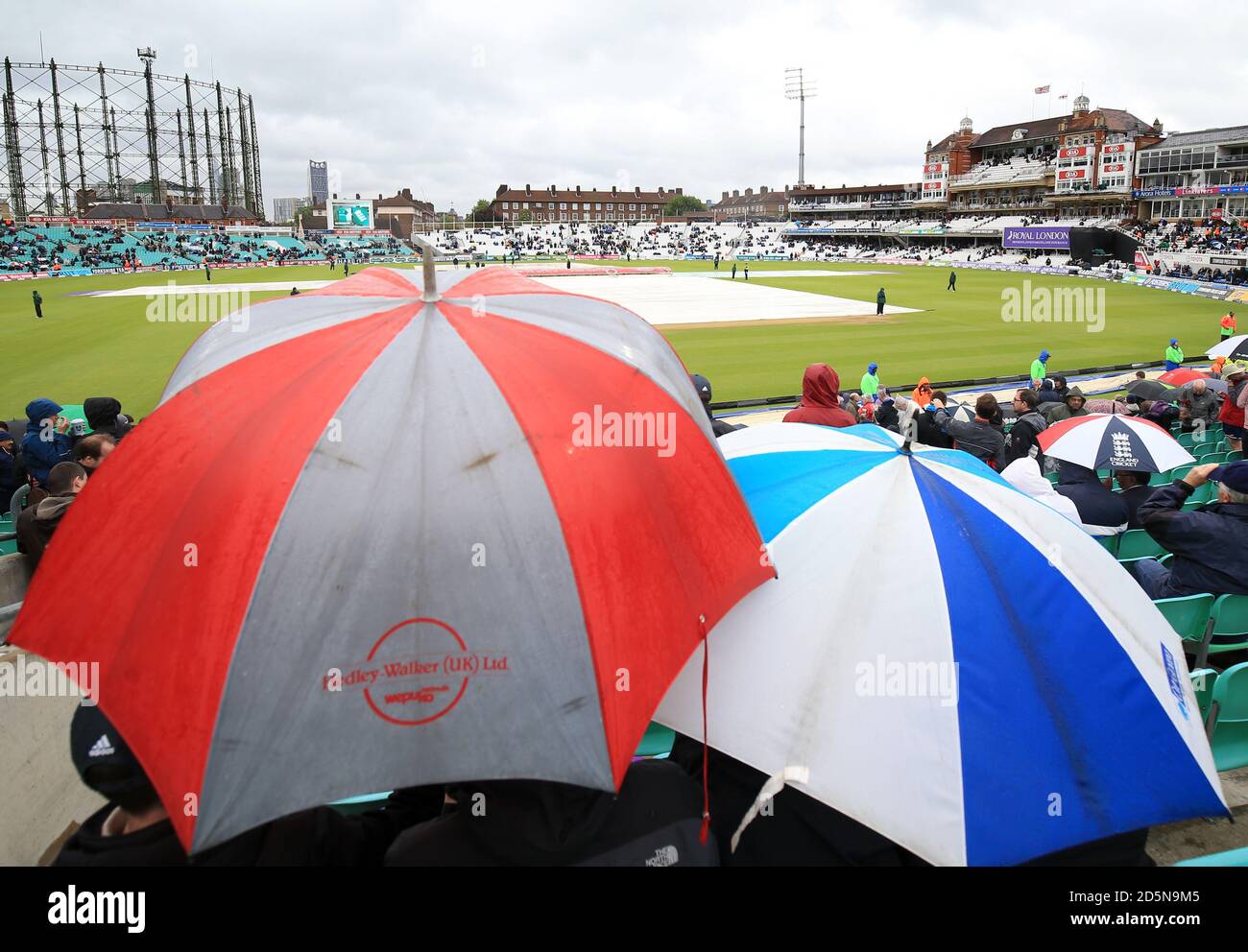 Rain stops play during the game between England and Sri Lanka Stock ...