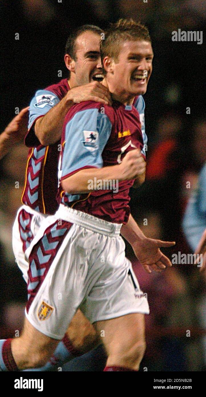 Aston Villa's Steven Davis celebrates scoring Stock Photo - Alamy