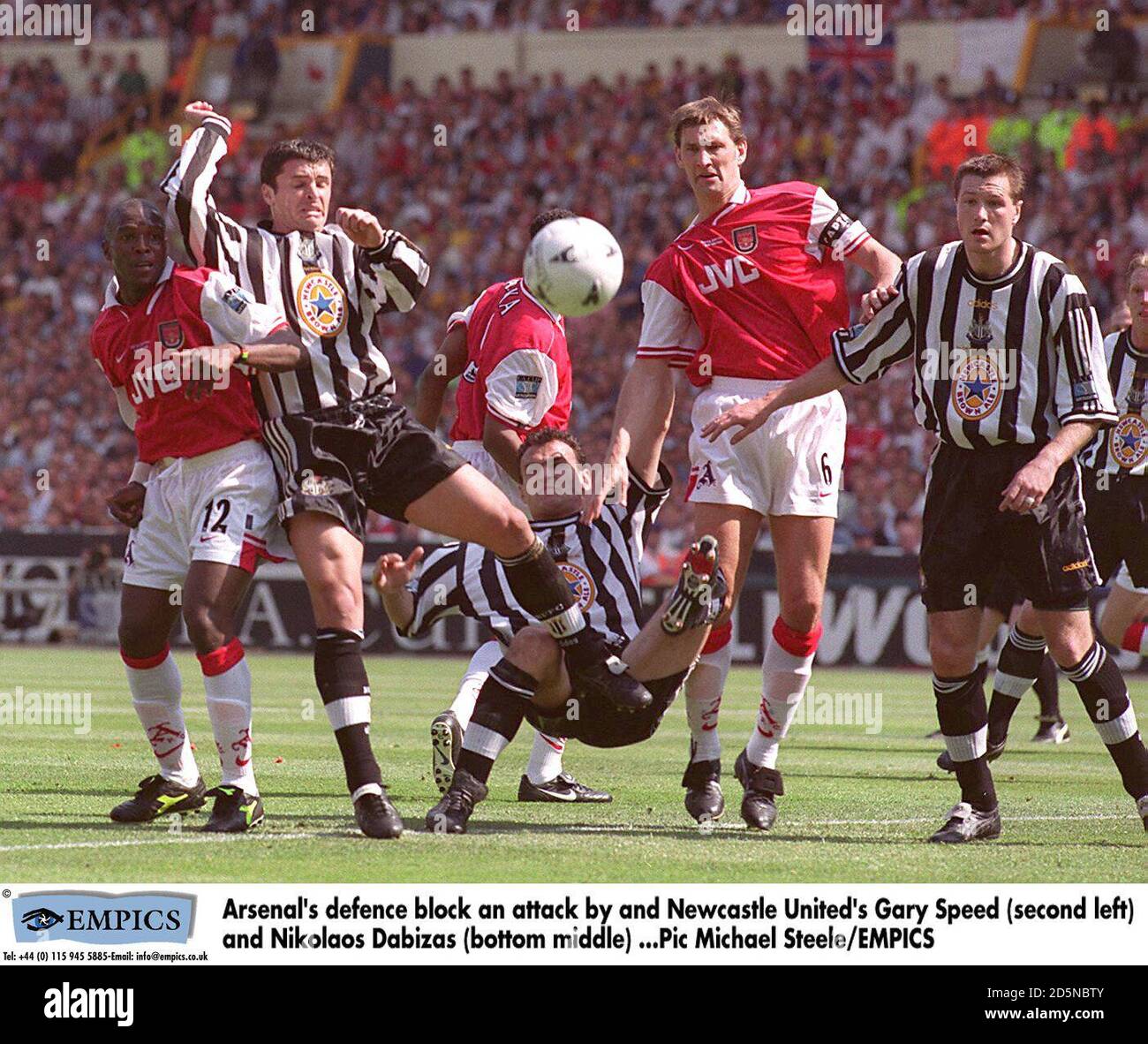 Bottom middle hi-res stock photography and images - Alamy