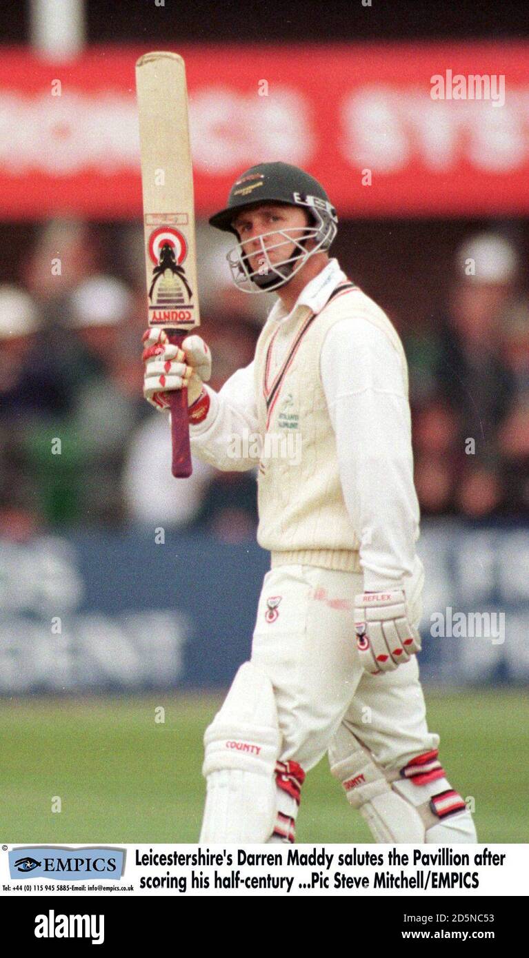 Leicestershire's Darren Maddy salutes the Pavillion after scoring his ...