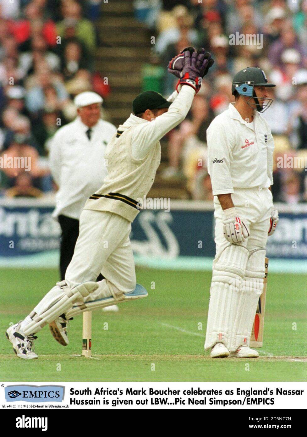 South Africa's Mark Boucher (left) celebrates as England's Nasser ...