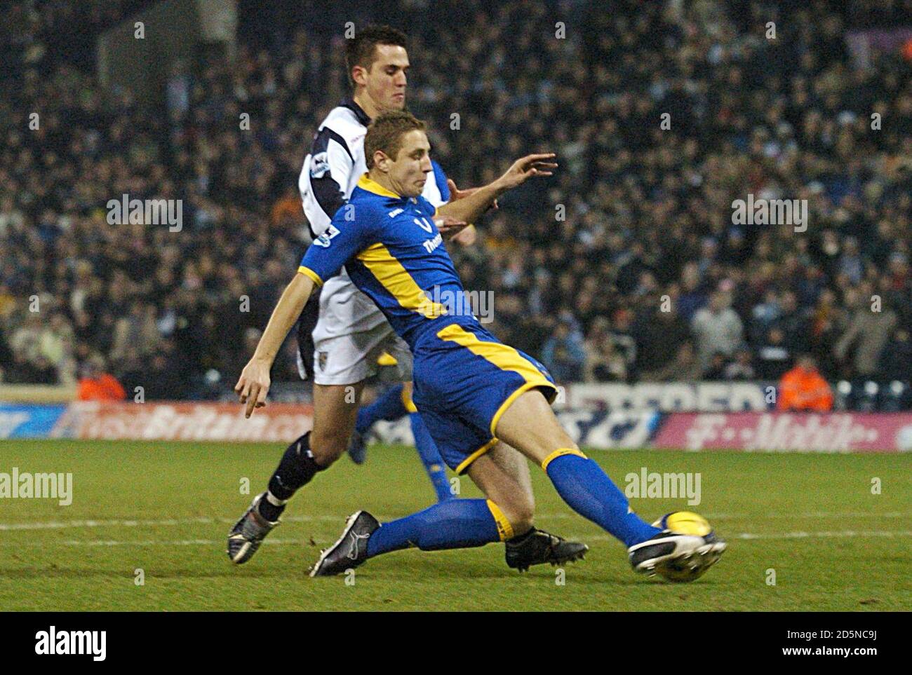 Tottenham hotspurs michael dawson hi-res stock photography and images ...