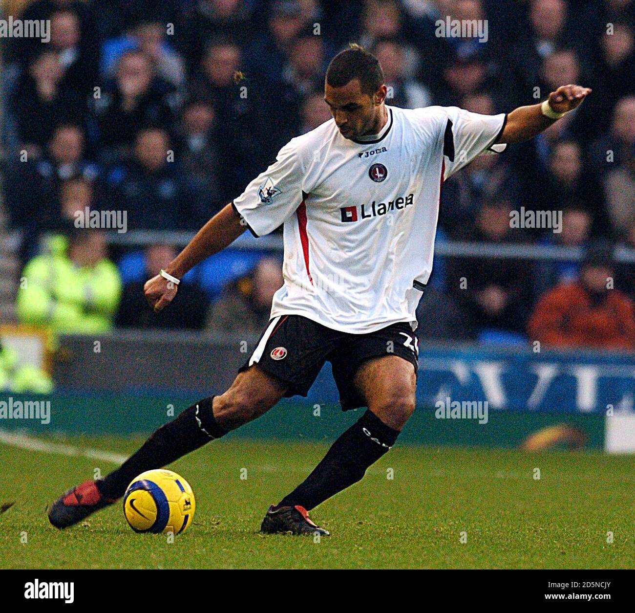 Charlton Athletic's Jonathan Fortune Stock Photo - Alamy
