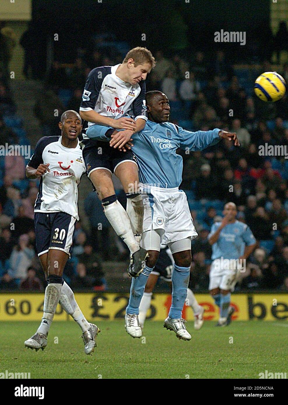 Tottenham hotspurs michael dawson hi-res stock photography and images ...