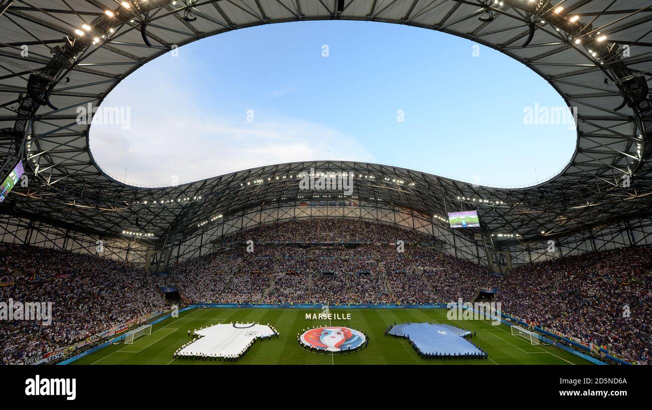 Germany line up for national anthems hi-res stock photography and ...