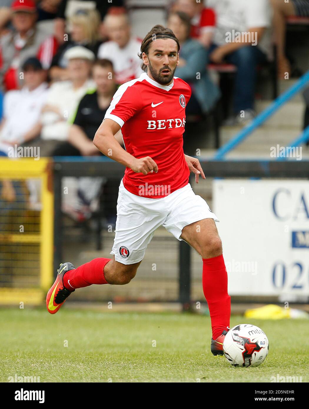 Charlton Athletic's Ricky Holmes Stock Photo - Alamy