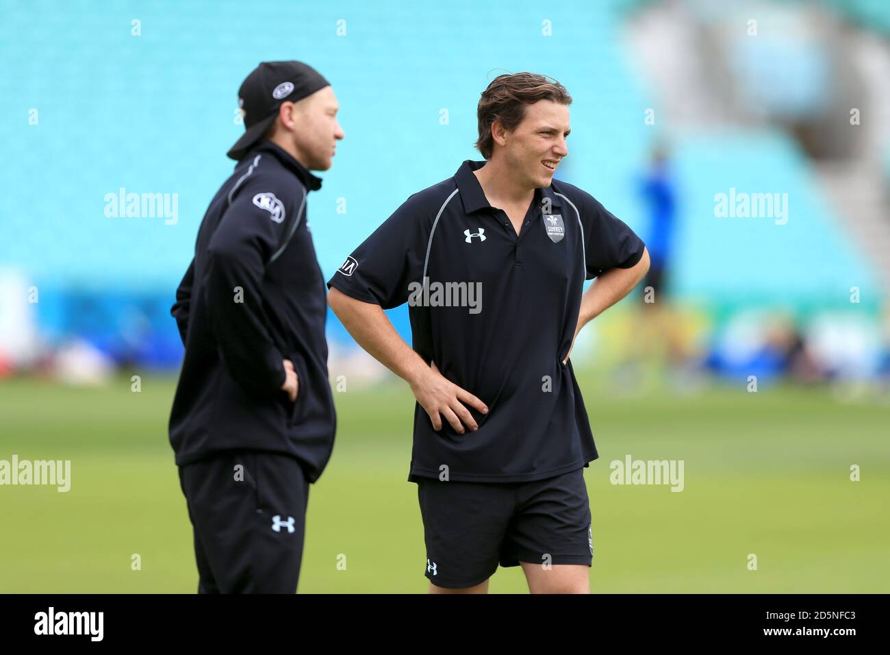 Surrey's Gareth Batty and Kelvin Smith during the warm-up Stock Photo ...
